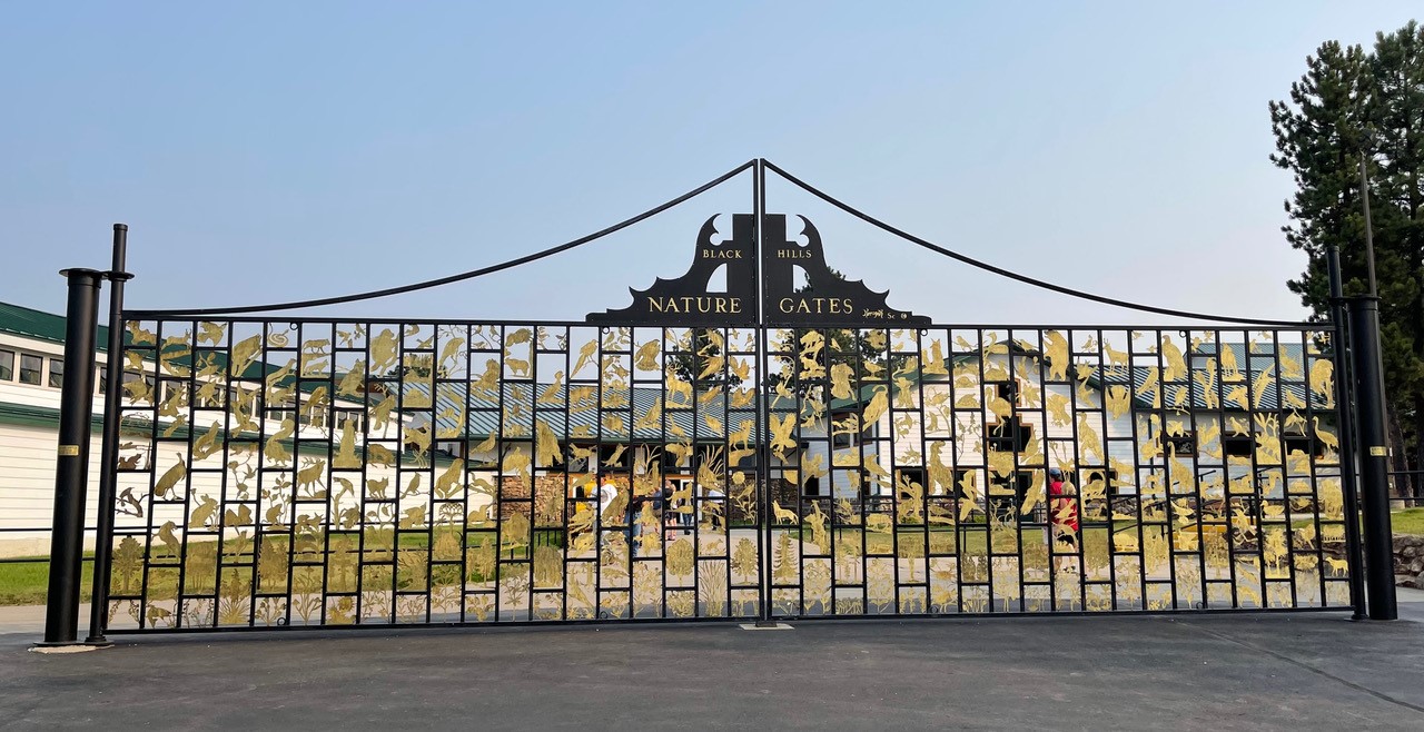 Crazy Horse gate | Lincoln and Continental Owner's Club - Western Region