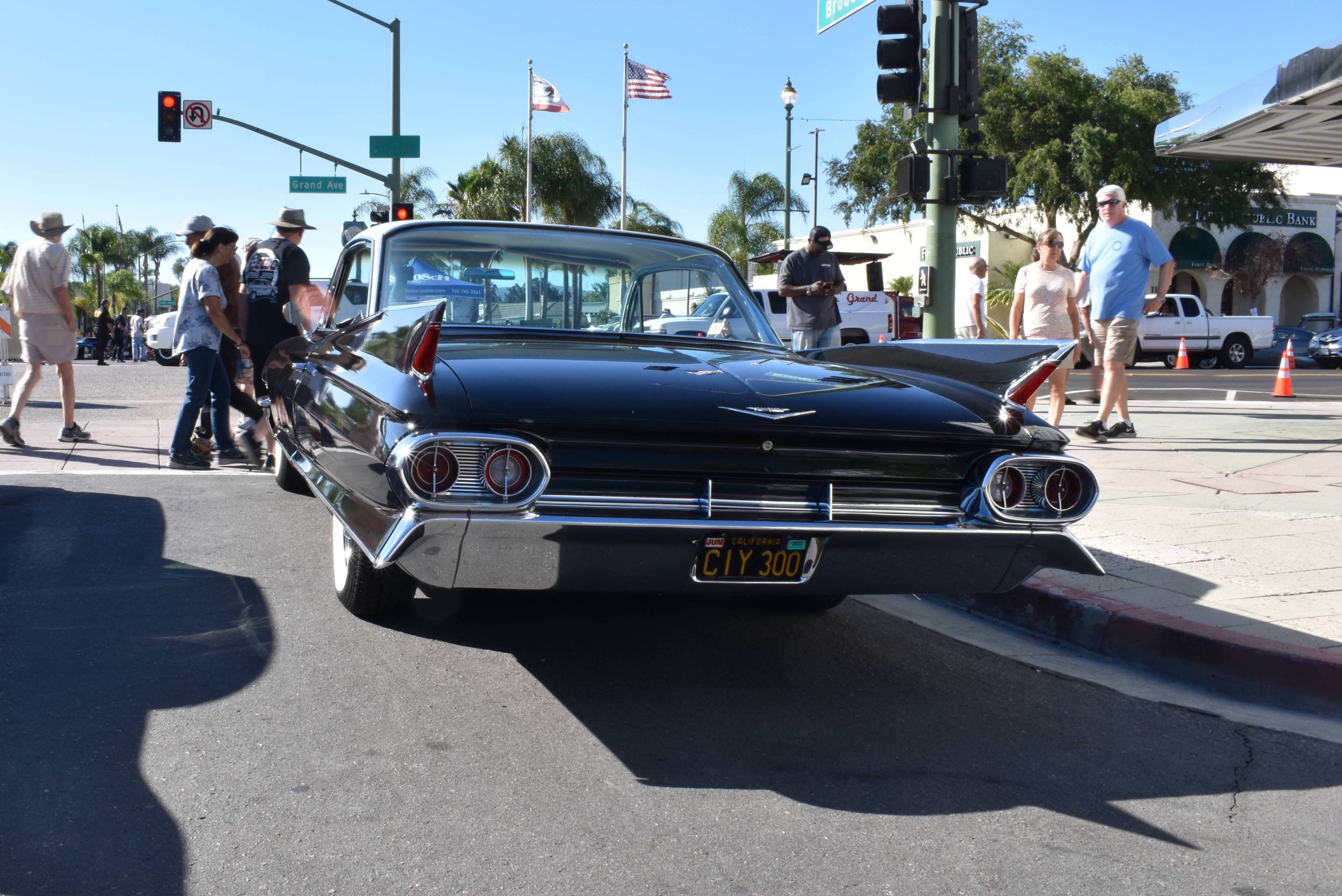 Cruzin Grand car meet 012 adj- | Lincoln and Continental Owner's Club ...