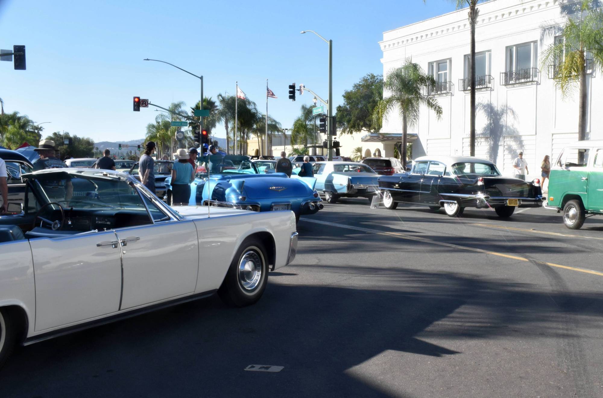 Cruzin Grand car meet 037 adj- | Lincoln and Continental Owner's Club ...