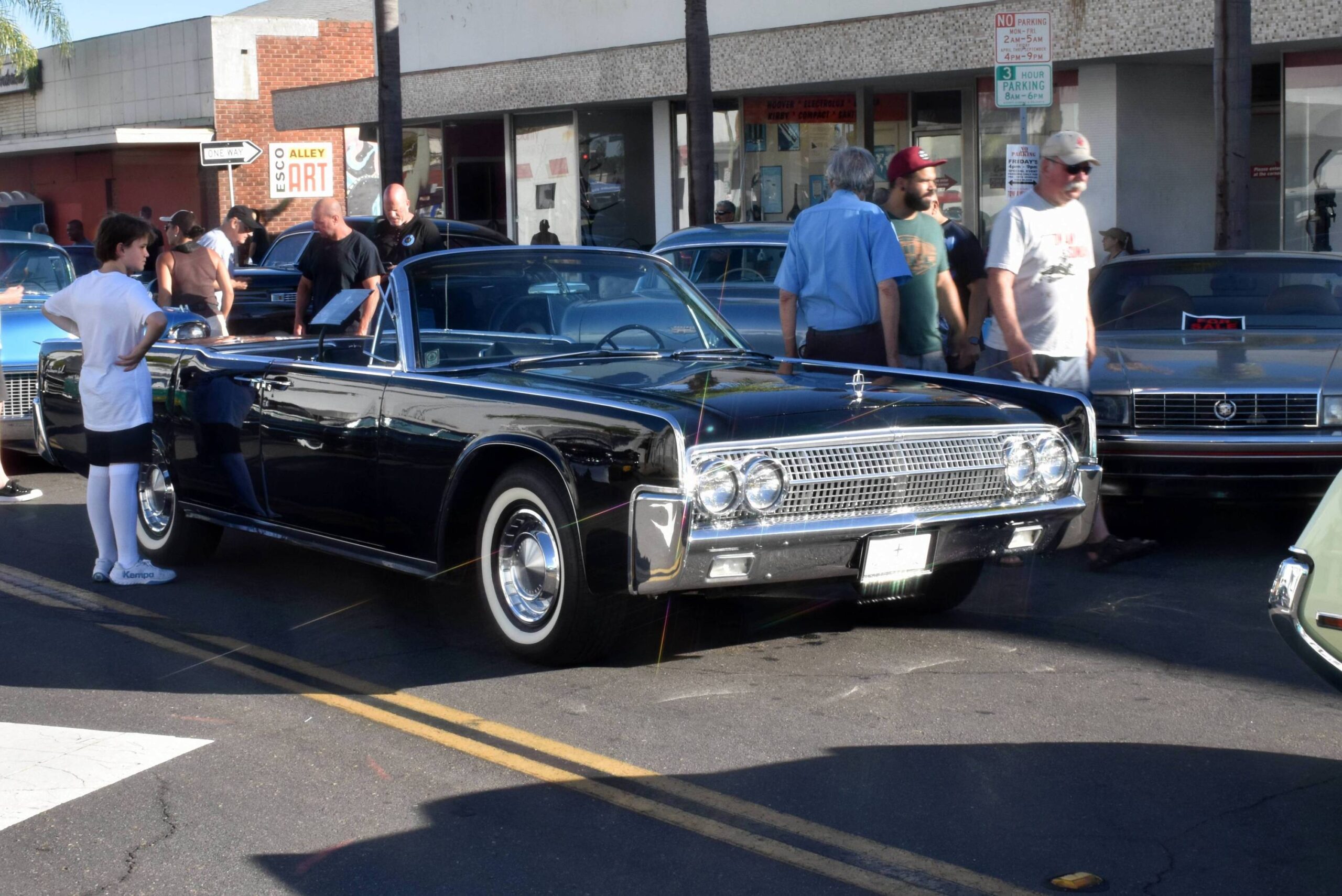 Cruzin Grand car meet 047 adj- | Lincoln and Continental Owner's Club ...