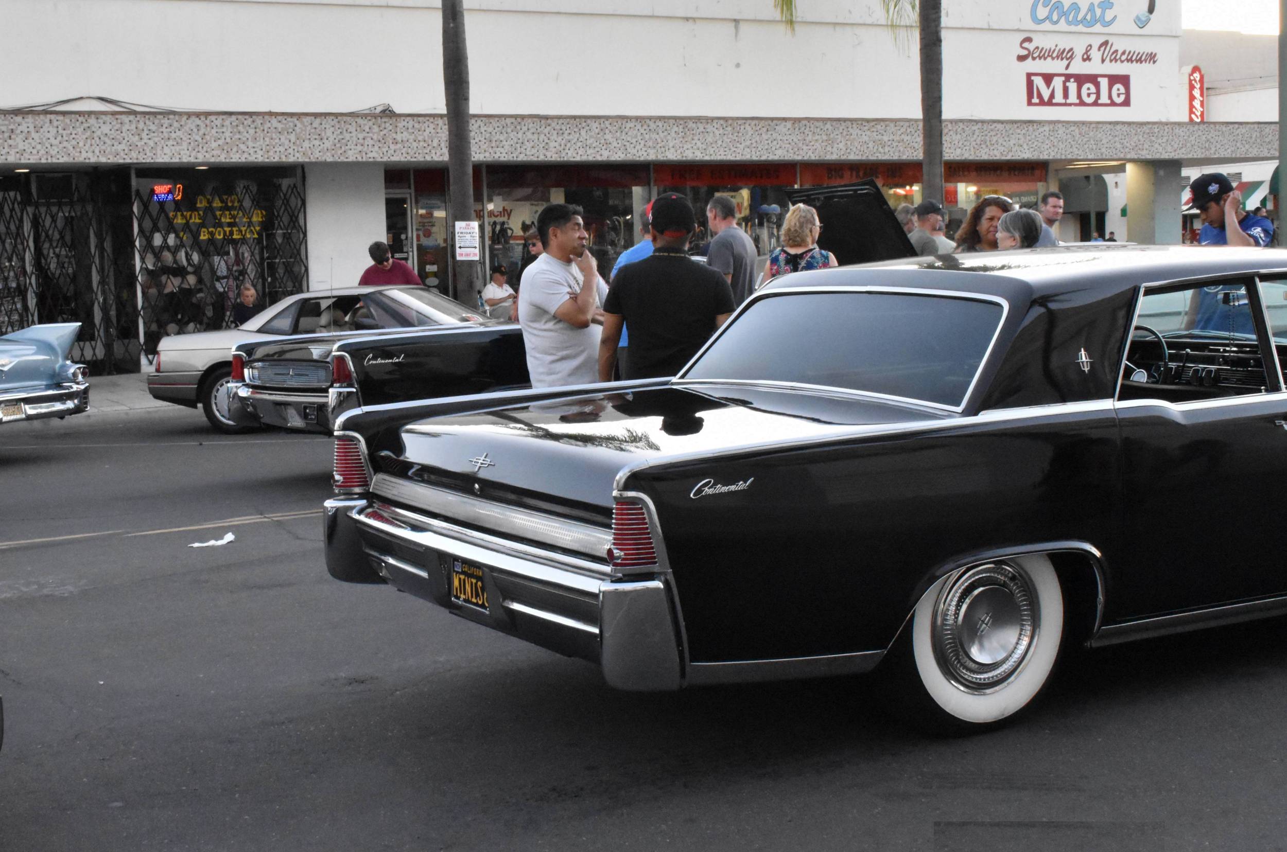 Cruzin Grand car meet 055 adj- | Lincoln and Continental Owner's Club ...
