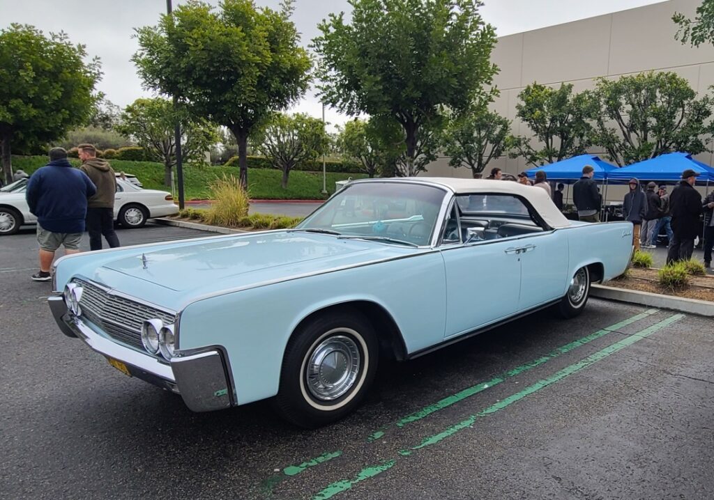 Lincolns of Yesterday, Today and Tomorrow Dazzled at Ford’s Special ...