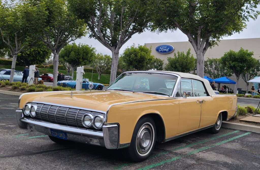 Lincolns of Yesterday, Today and Tomorrow Dazzled at Ford’s Special ...