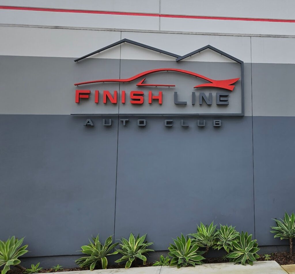 LCOC Members Join Rattys at Plush Finish Line Car Club | Lincoln and ...