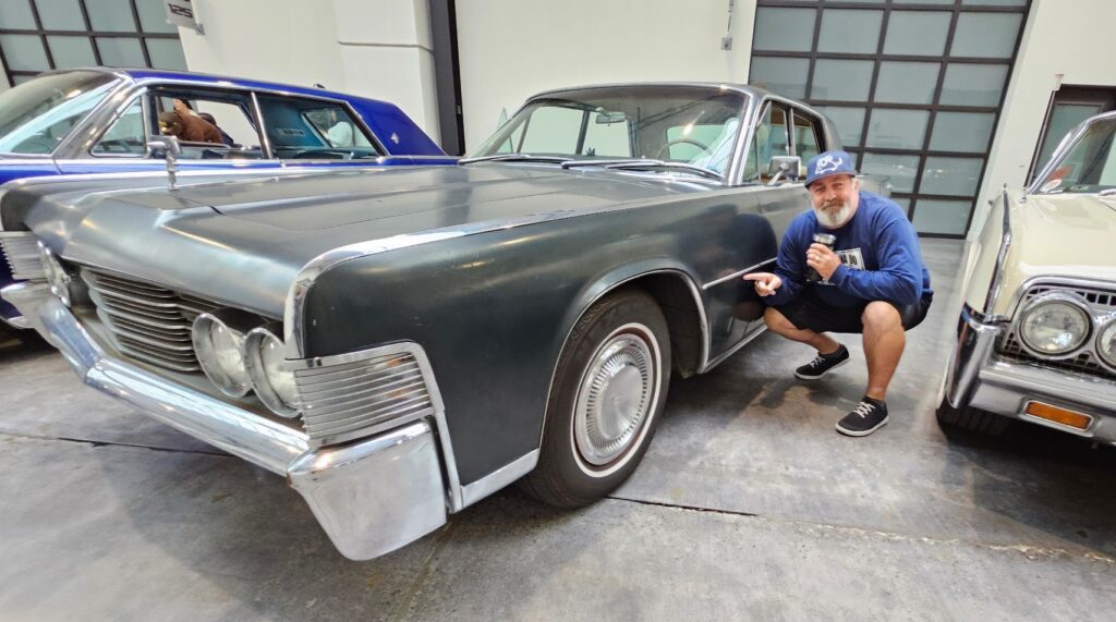 LCOC Members Join Rattys at Plush Finish Line Car Club | Lincoln and ...