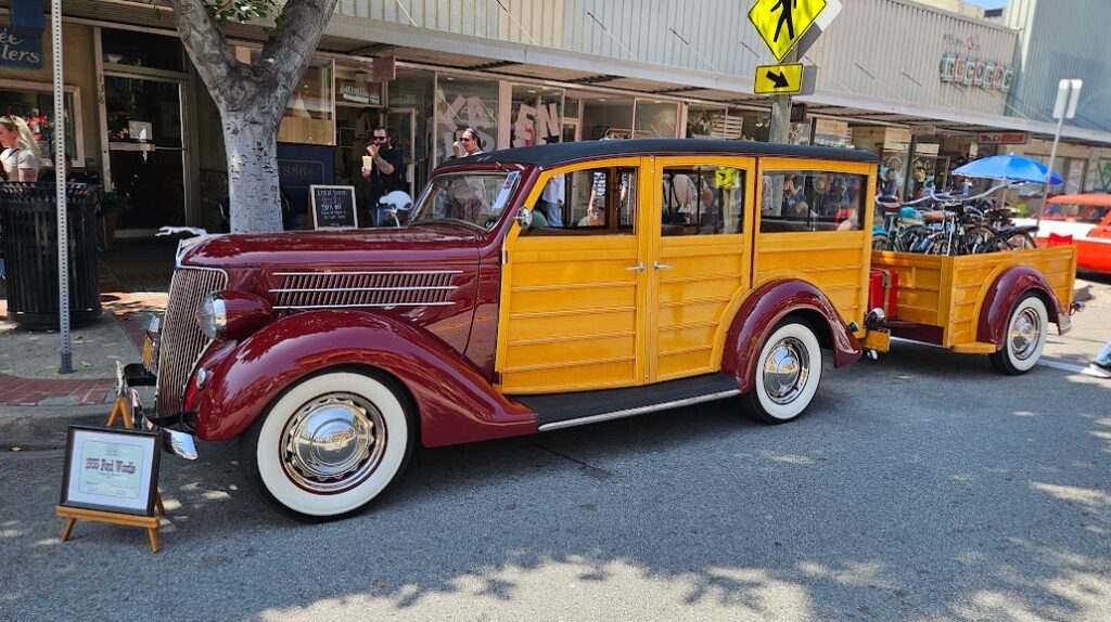 Big Orange Plaza Car Show had Small Town Feel | Lincoln and Continental ...